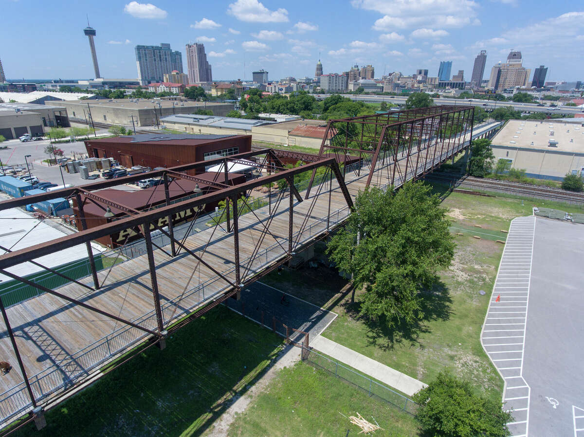 San Antonio approves funding for park by historic Hays Street Bridge