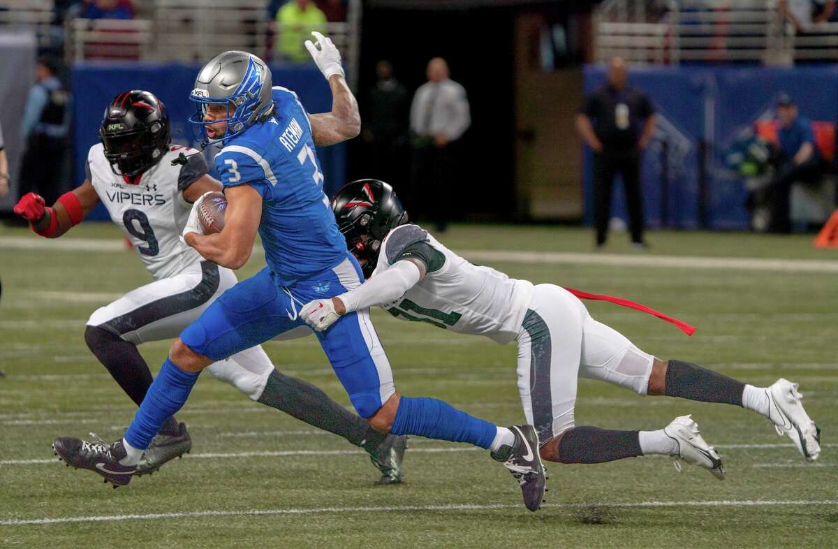 Without starting QB McCarron, St. Louis pulls off OT win over Vegas