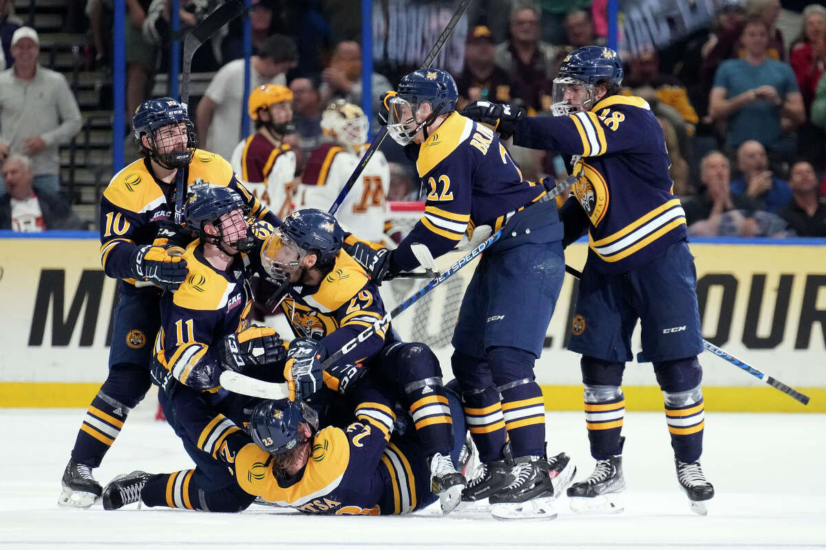 Jacob Quillan's goal makes Quinnipiac national champions