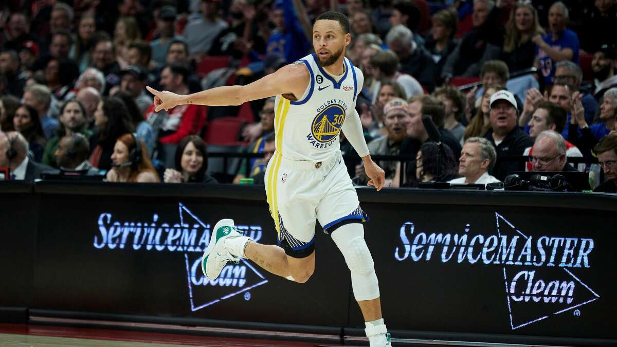 Warriors coast to No. 6 seed, will face Kings in first round