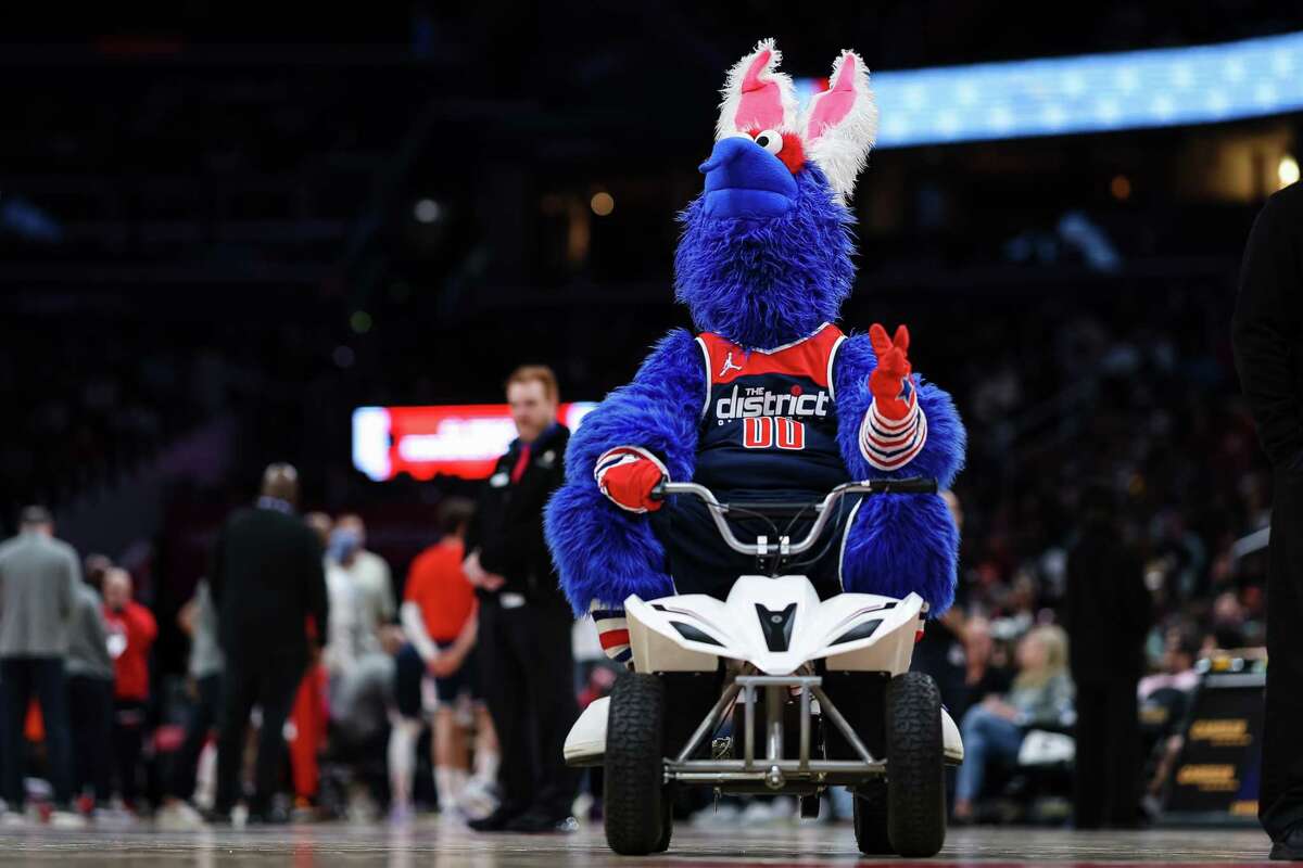 Rockets 114, Wizards 109 : Houston fights back to win season finale