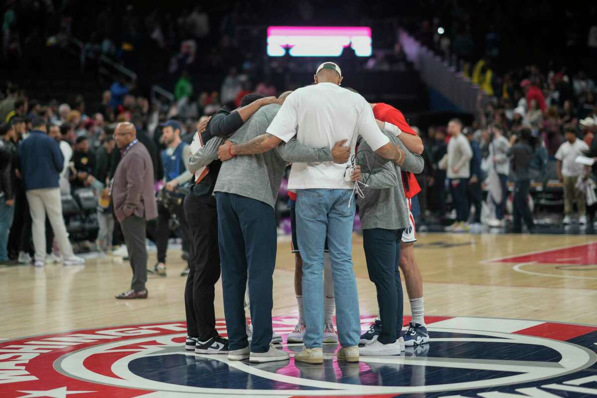 Rockets 114, Wizards 109 : Houston fights back to win season finale