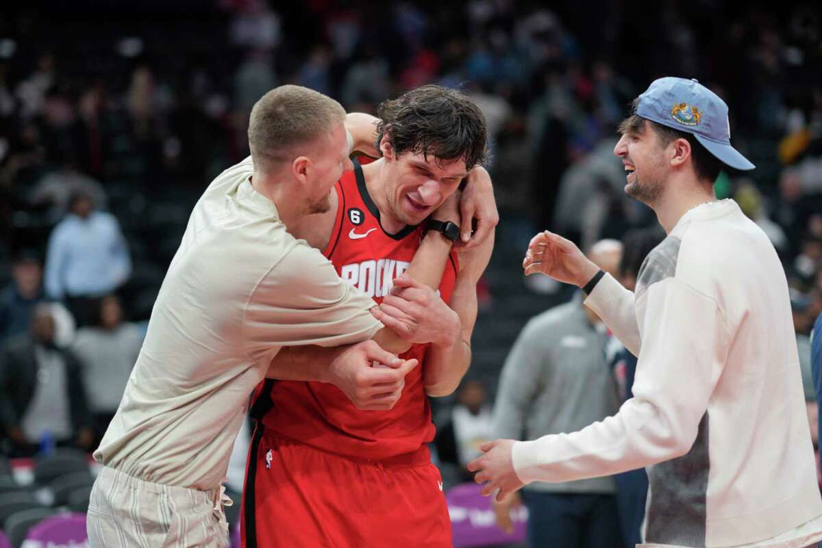 Rockets 114, Wizards 109 : Houston fights back to win season finale