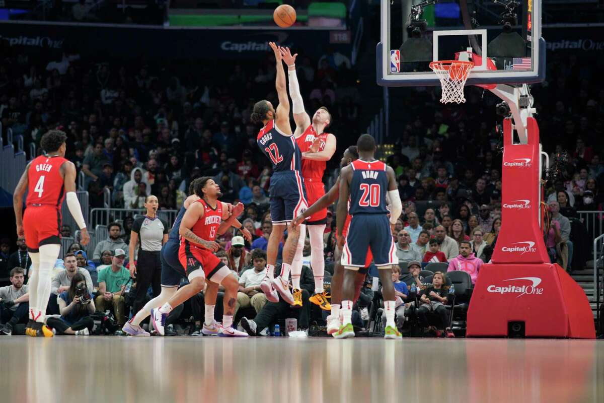 Rockets 114, Wizards 109 : Houston fights back to win season finale