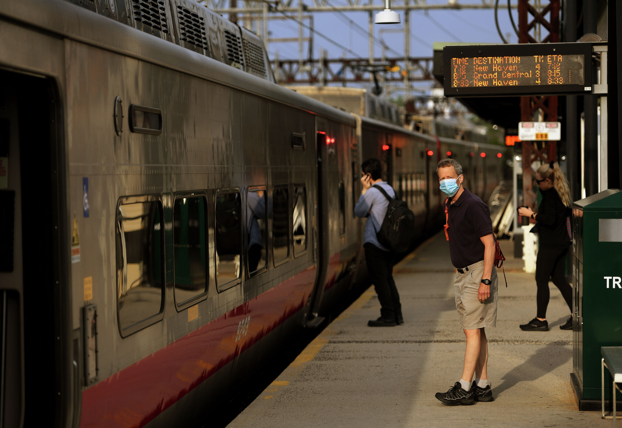 Officials ID Fairfield woman, 43, killed by Metro-North train Officials ID Fairfield woman, 43, killed by Metro-North train