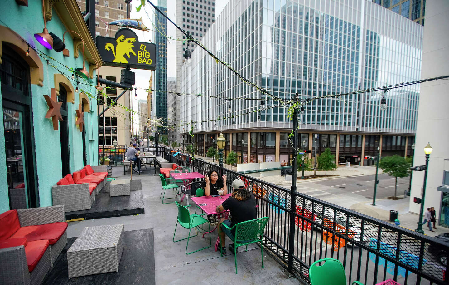 Houston rooftop bars: 11 downtown spots to enjoy a drink, sunset views