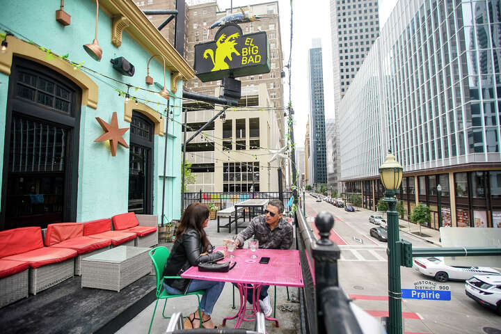 Houston rooftop bars: 11 downtown spots to enjoy a drink, sunset views