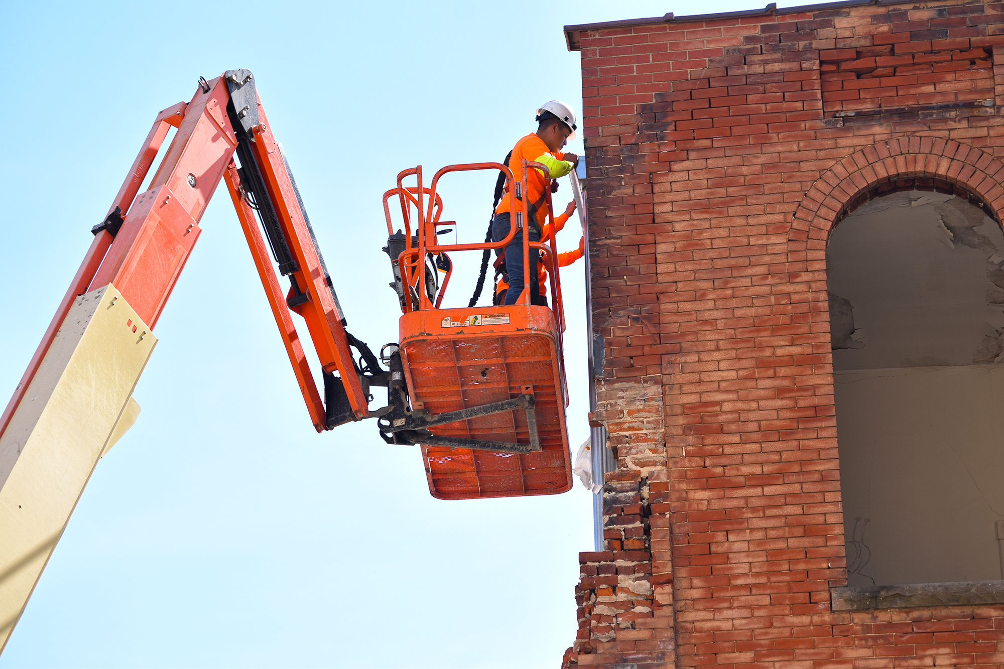 Demolition of Lair Building under way, street closed