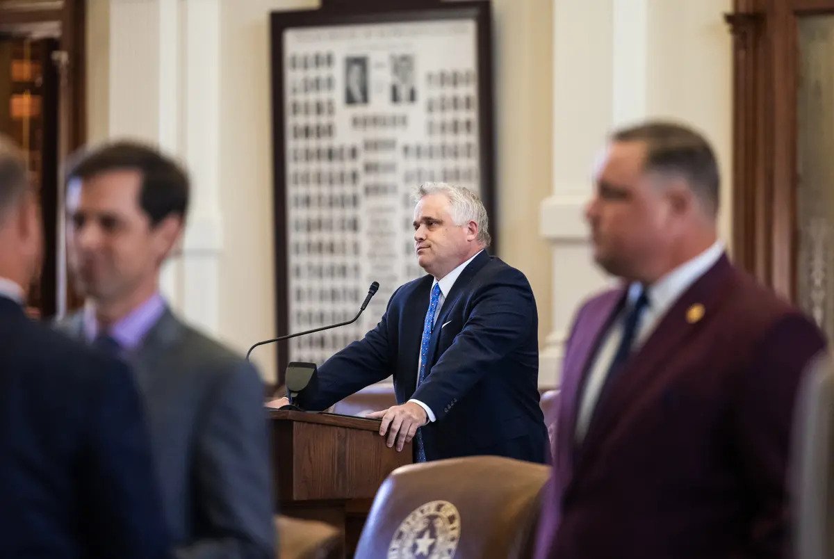 Texas rep. allegedly had “inappropriate relationship” with intern