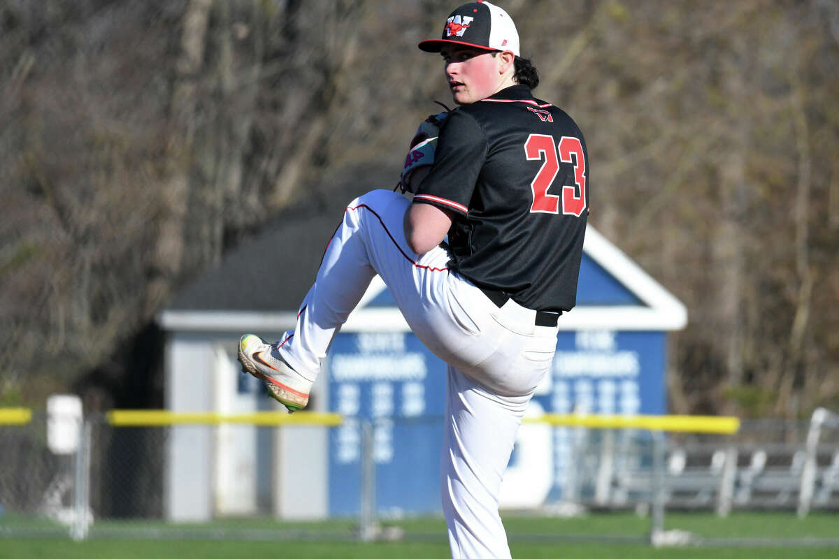 Southern Cal commit Hiro Wyatt helps Staples defeat No. 1 Warde.