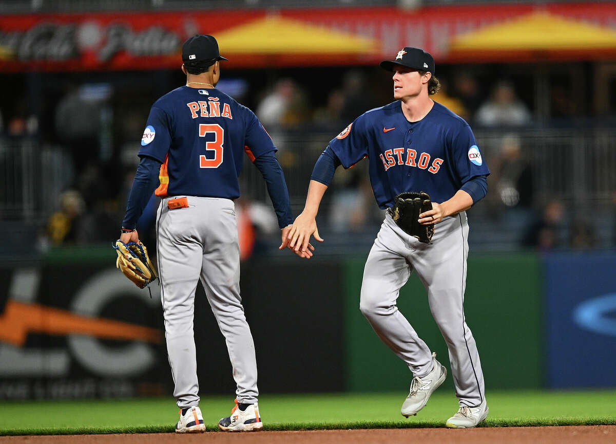 Houston Astros' offense breaks out in rout of Pittsburgh Pirates