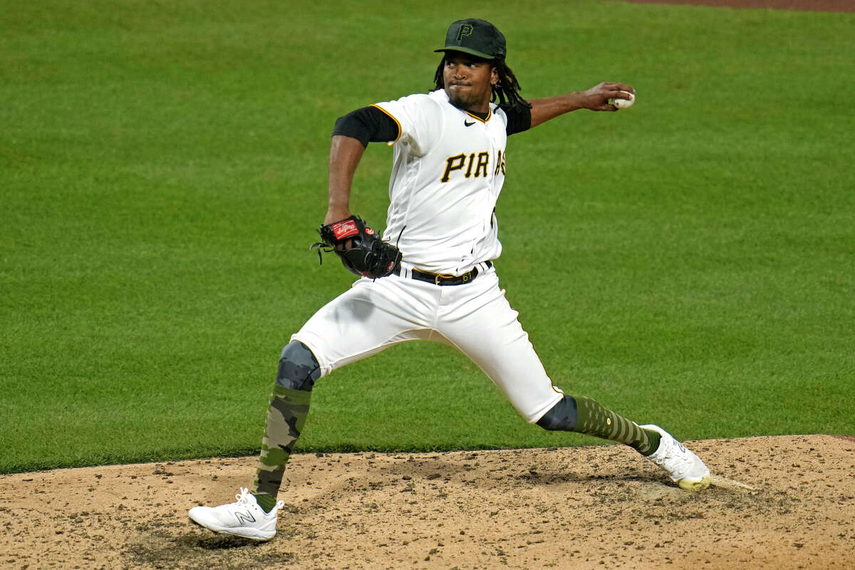 Houston Astros' offense breaks out in rout of Pittsburgh Pirates