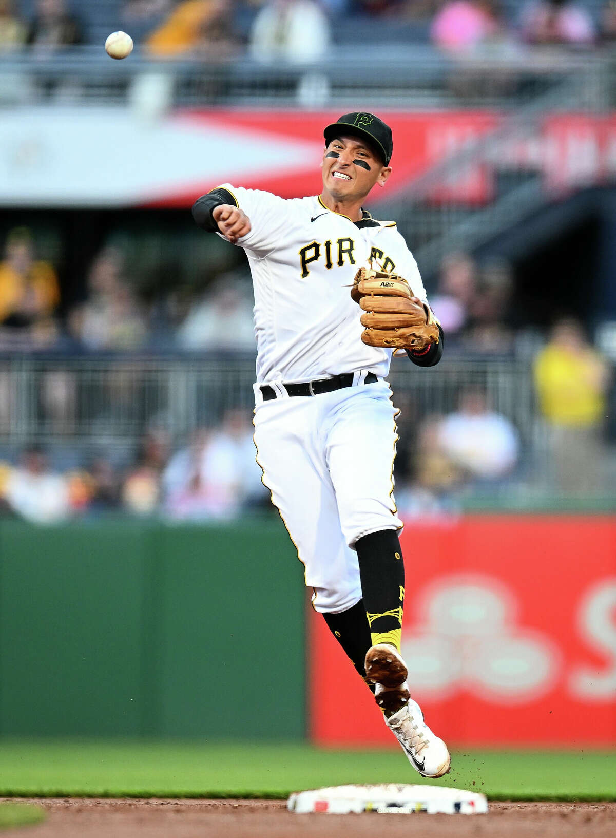 Houston Astros' offense breaks out in rout of Pittsburgh Pirates