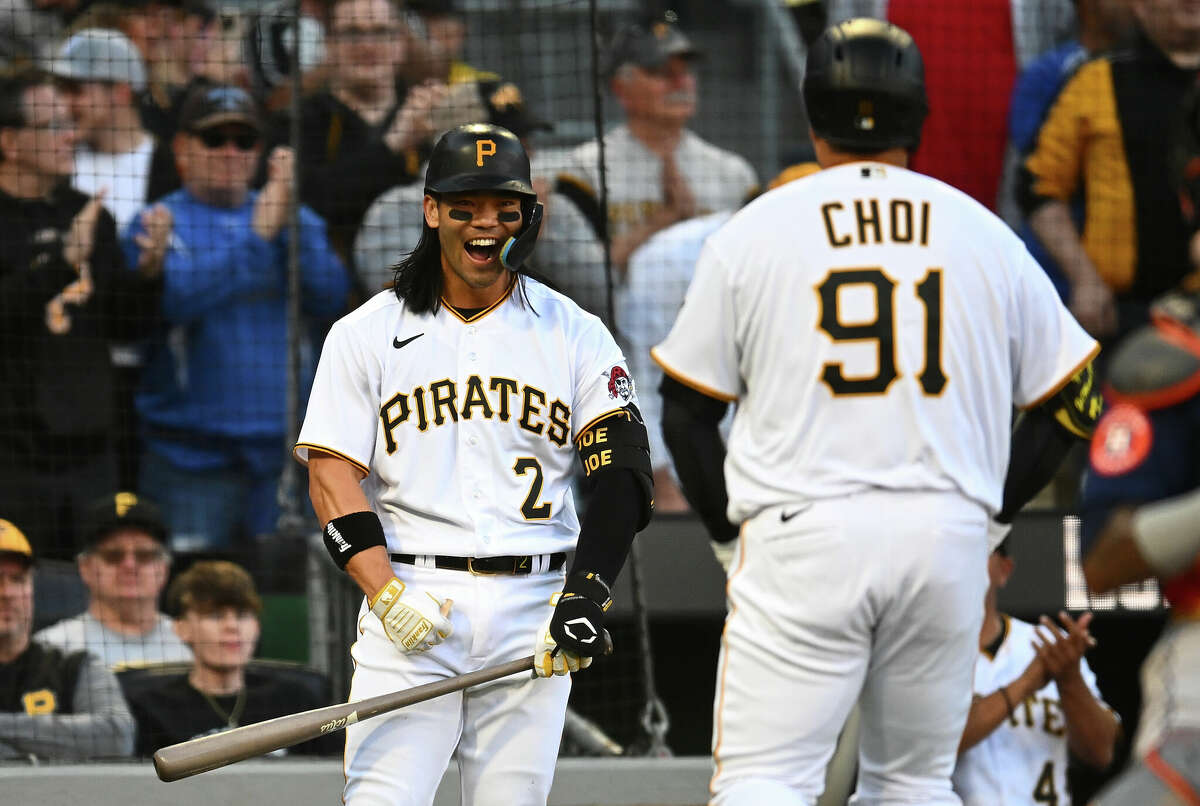 Houston Astros' offense breaks out in rout of Pittsburgh Pirates