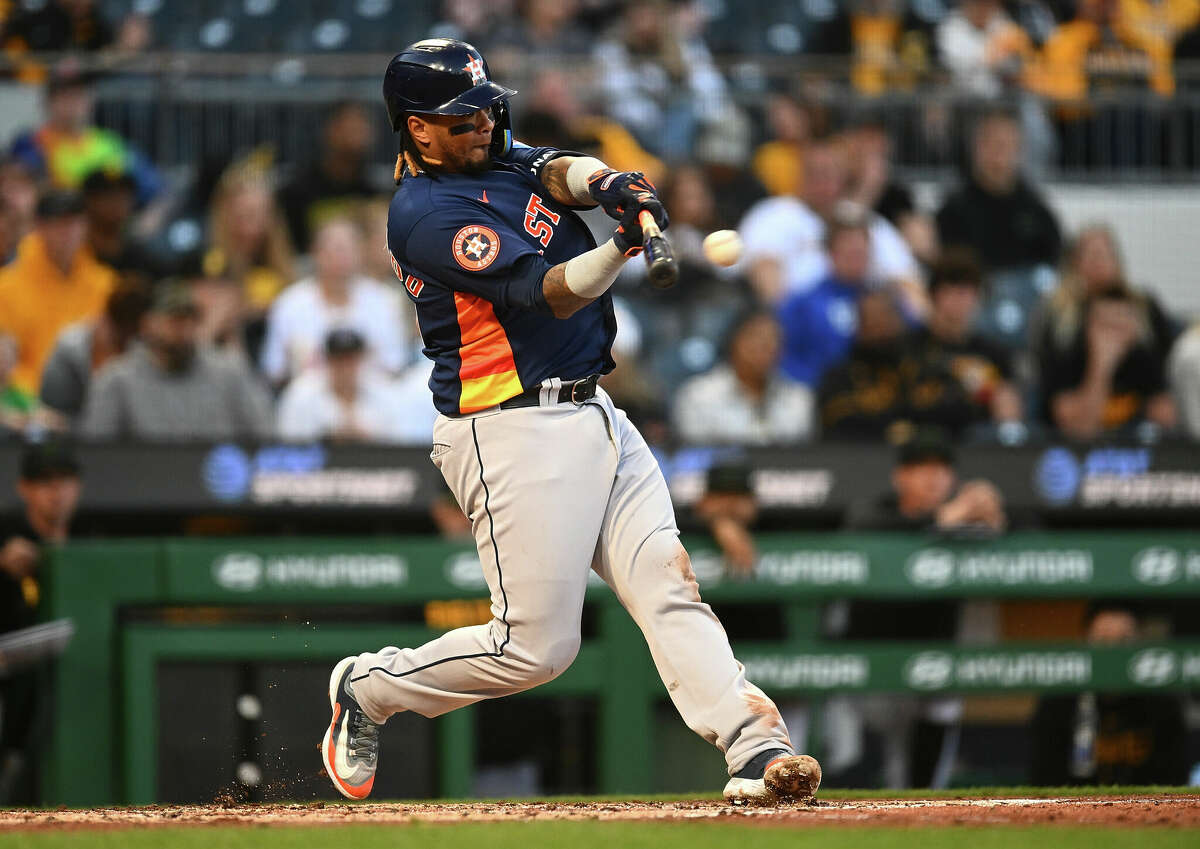 Houston Astros' offense breaks out in rout of Pittsburgh Pirates