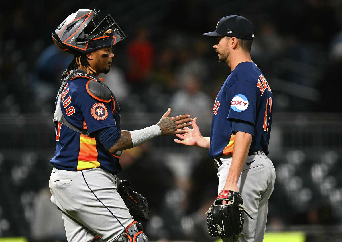 Houston Astros' offense breaks out in rout of Pittsburgh Pirates