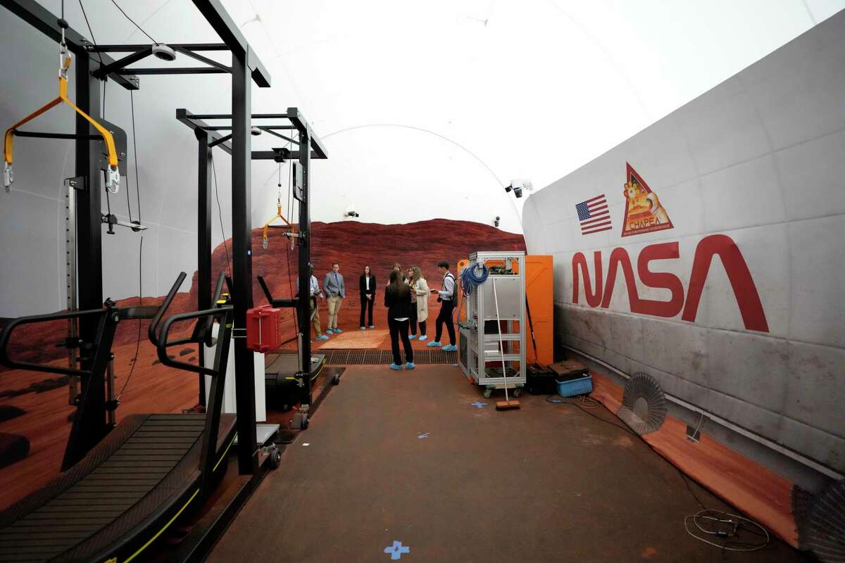Meet the NASA crew who will live on ‘Mars’ for a year in Houston