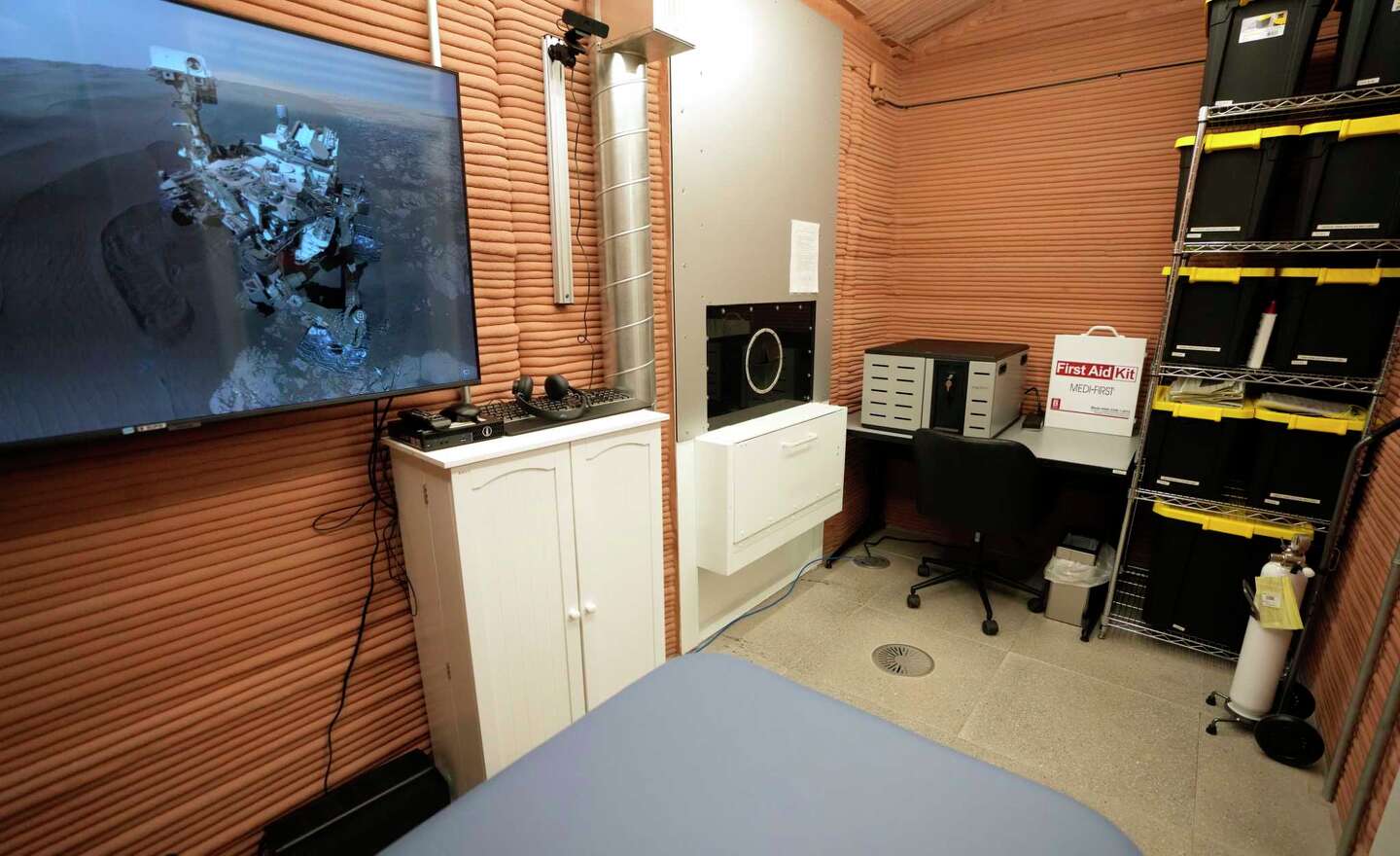 'Fake Mars' mission: How NASA study participants are doing 9 weeks in