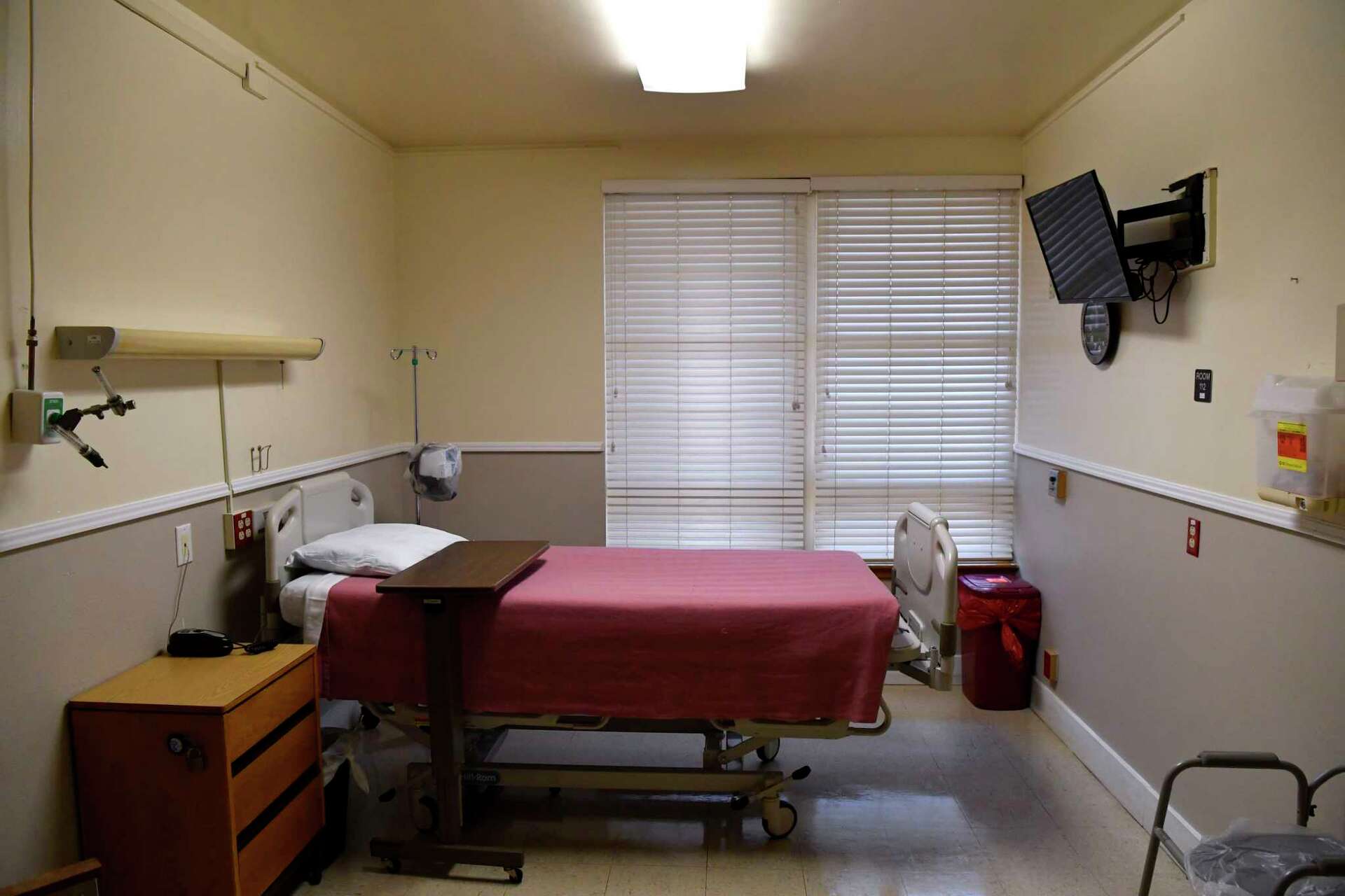 In Texas farm country, hospitals face dilemma to keep doors open