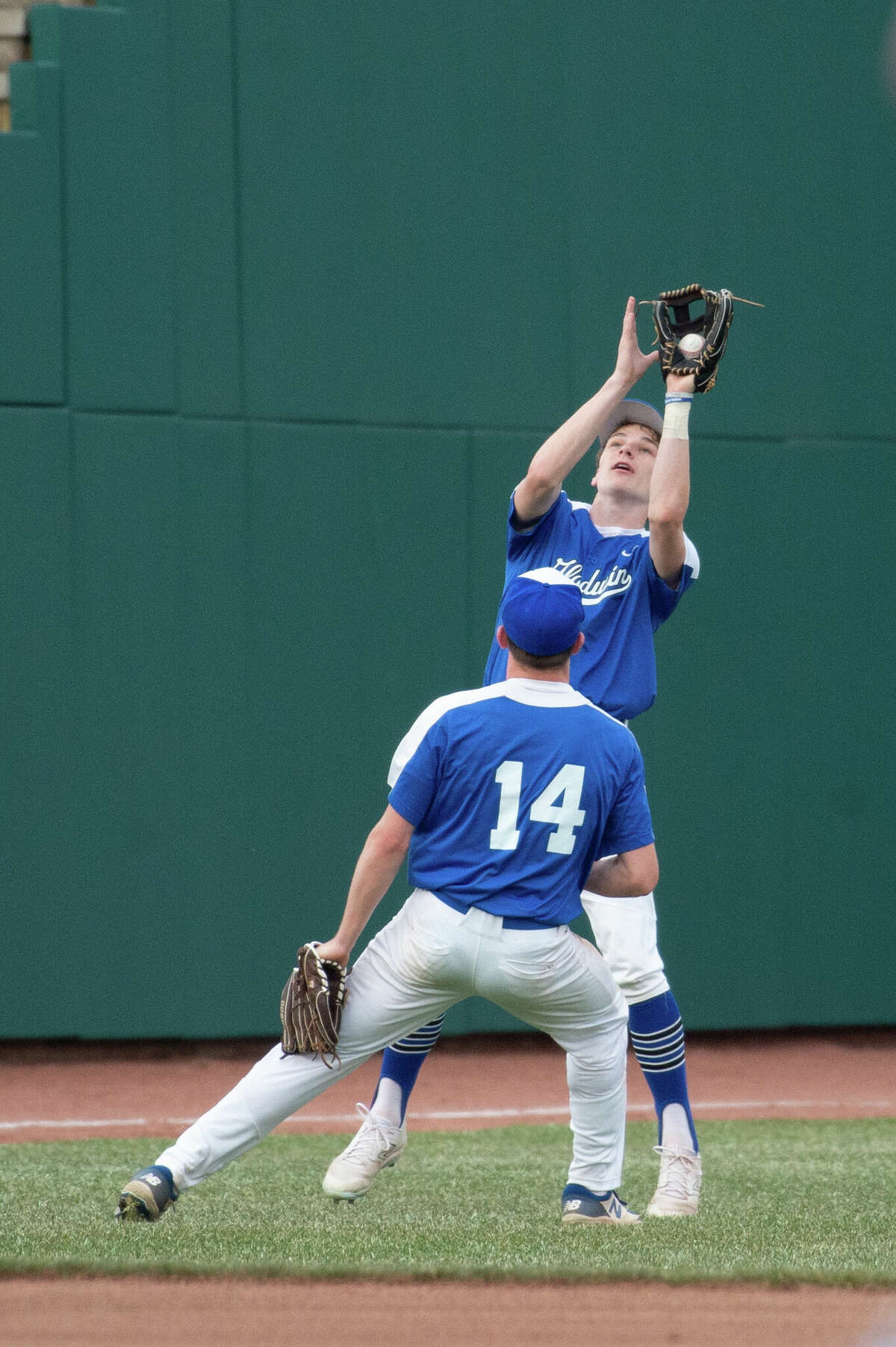 Gladwin beats rival Beavers in first trip to Dow Diamond