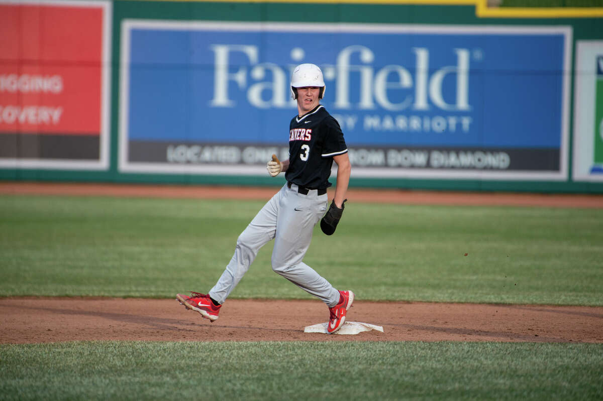 Gladwin beats rival Beavers in first trip to Dow Diamond
