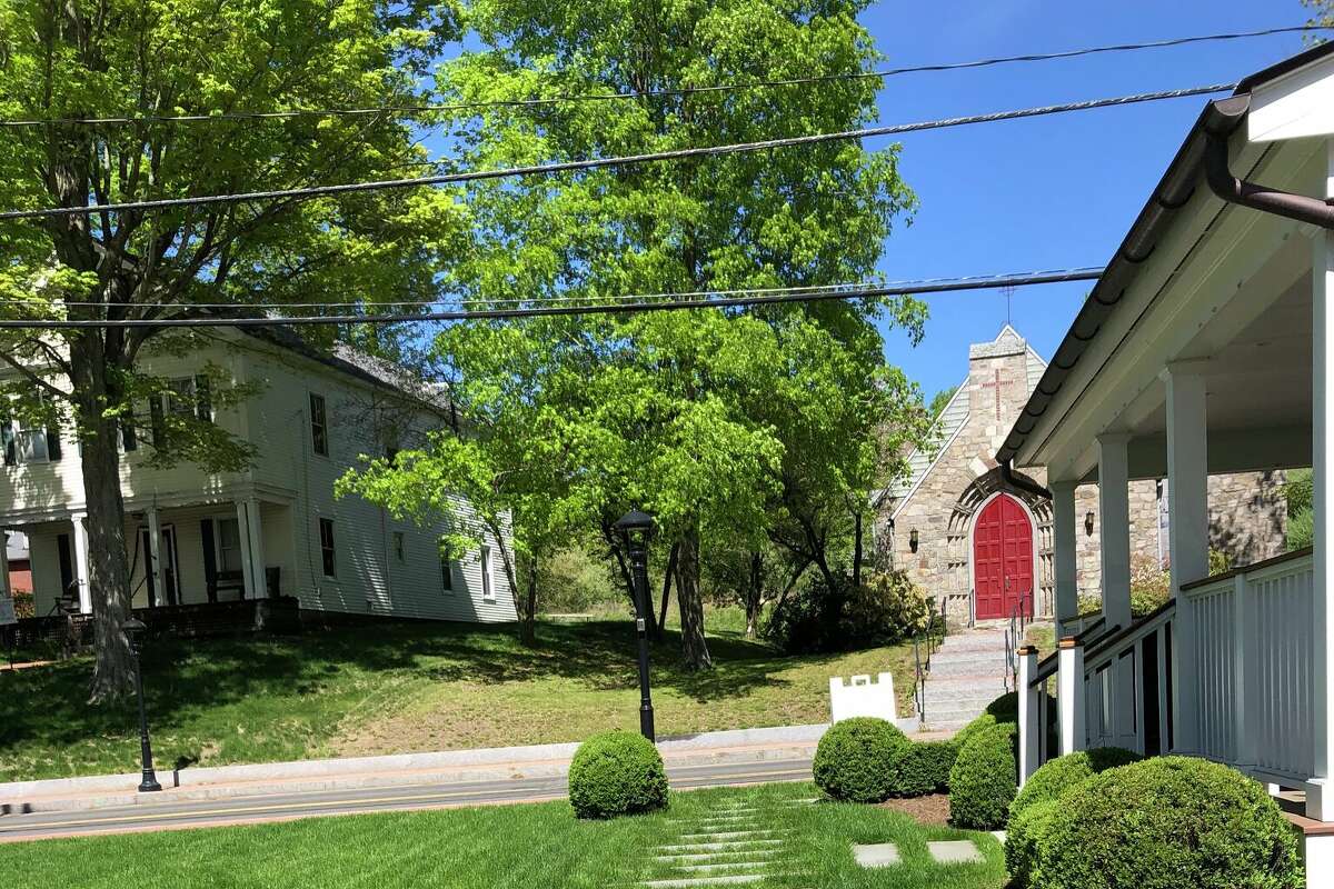7 cute villages and hamlets in CT to explore this spring