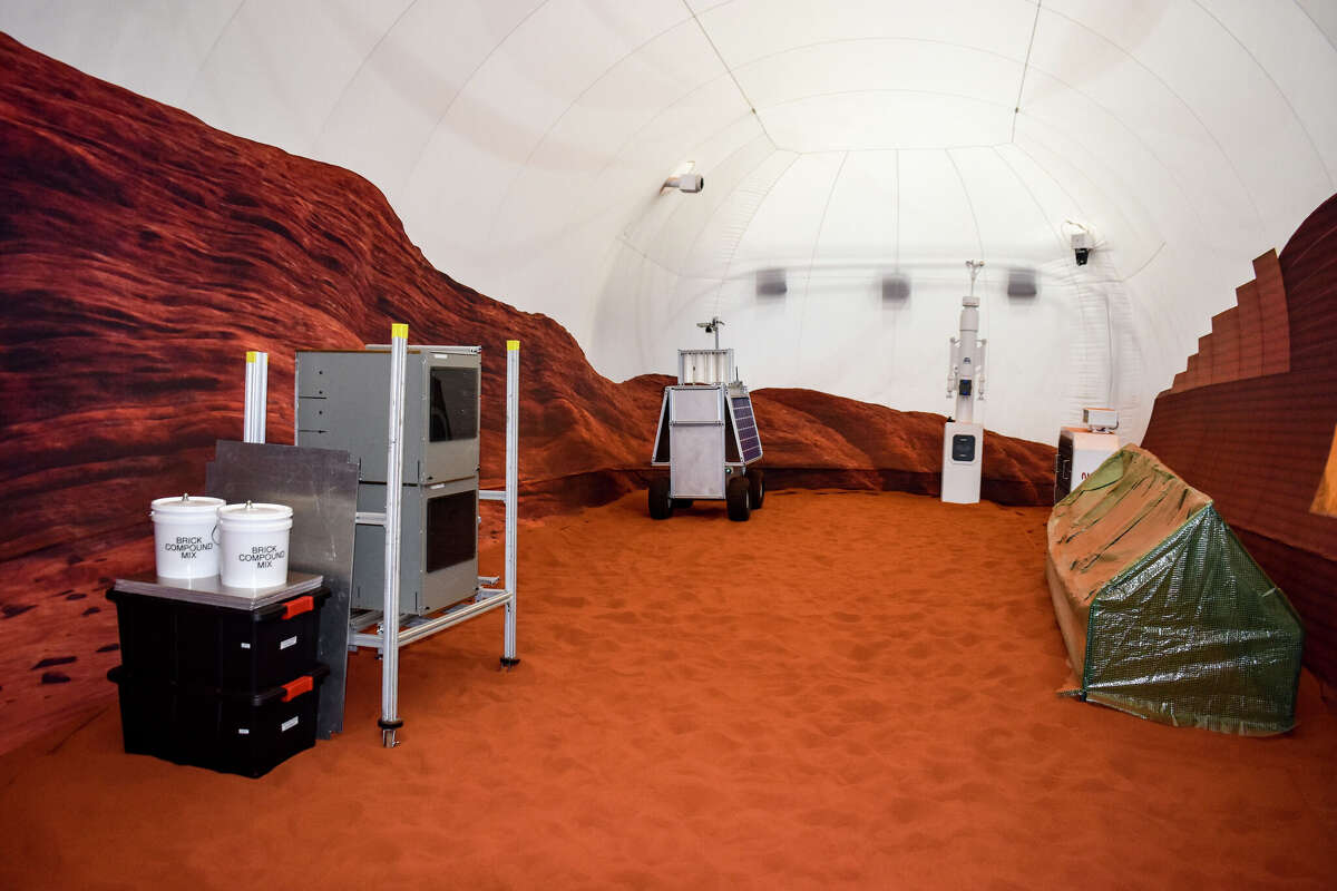 Peer inside where crew will simulate life on Mars for year