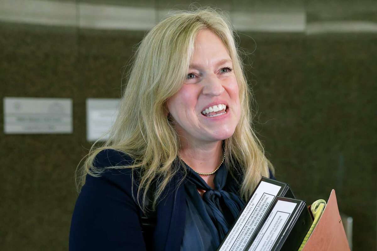 Harris County judge denies Pappas' initial request in Hobby suit