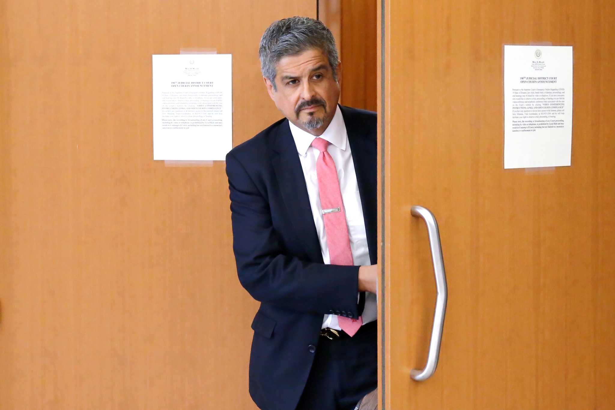 Houston plans to challenge bill giving Houston firefighters arbitratio