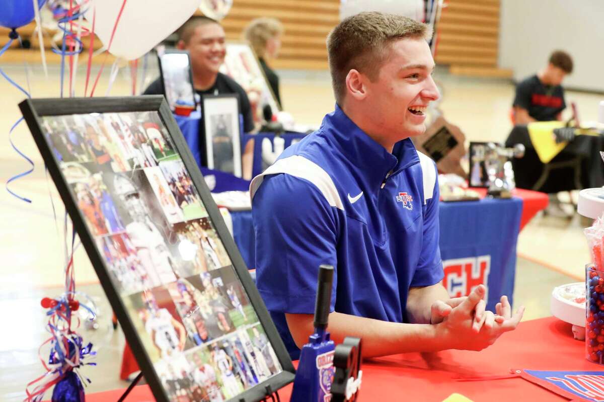 Grand Oaks celebrates third class of 2023 signing day
