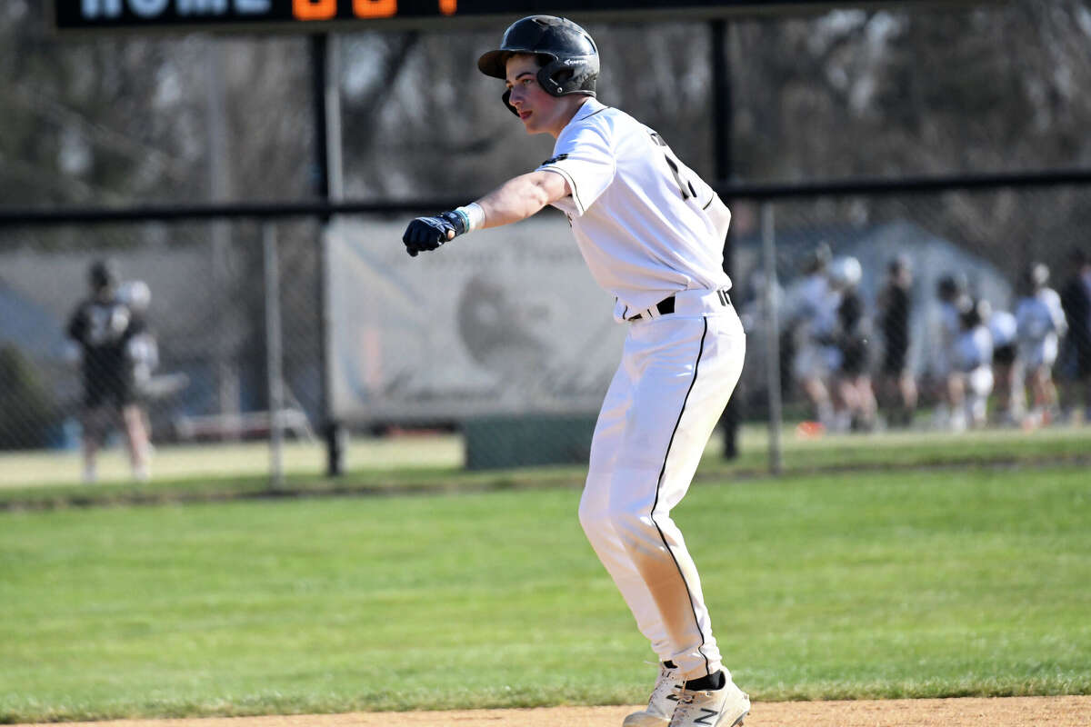 No. 4 Trumbull baseball holds off Amity to stay unbeaten