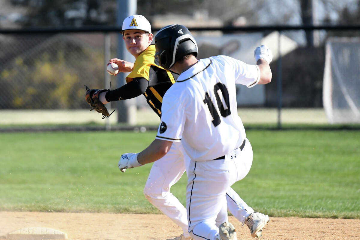 No. 4 Trumbull baseball holds off Amity to stay unbeaten