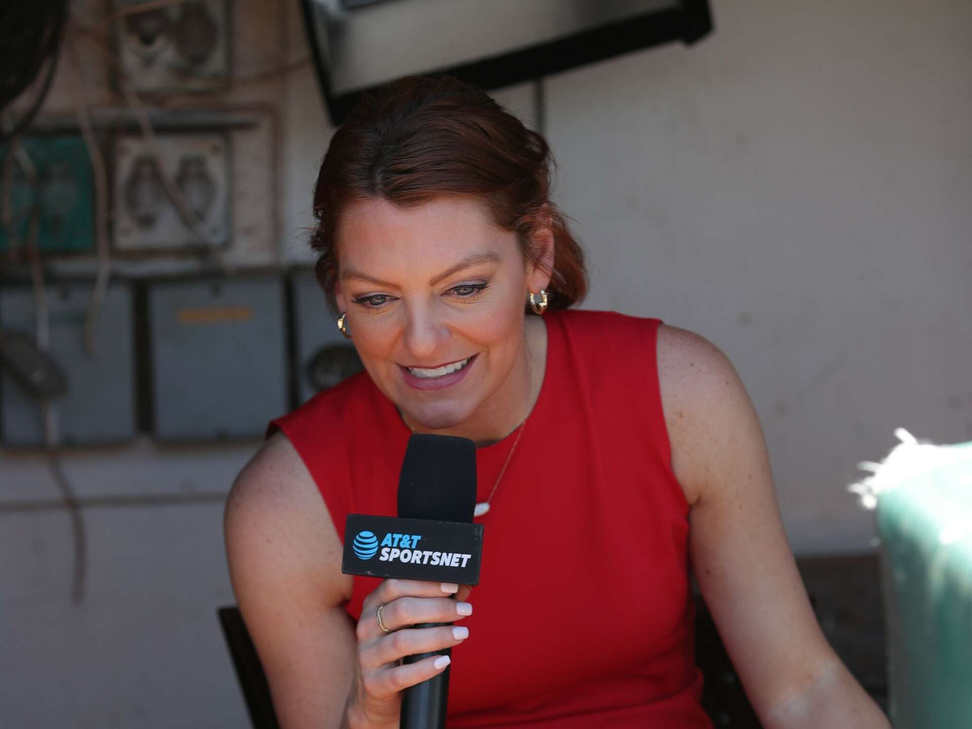 Astros reporter Julia Morales gets birthday cake surprise during game