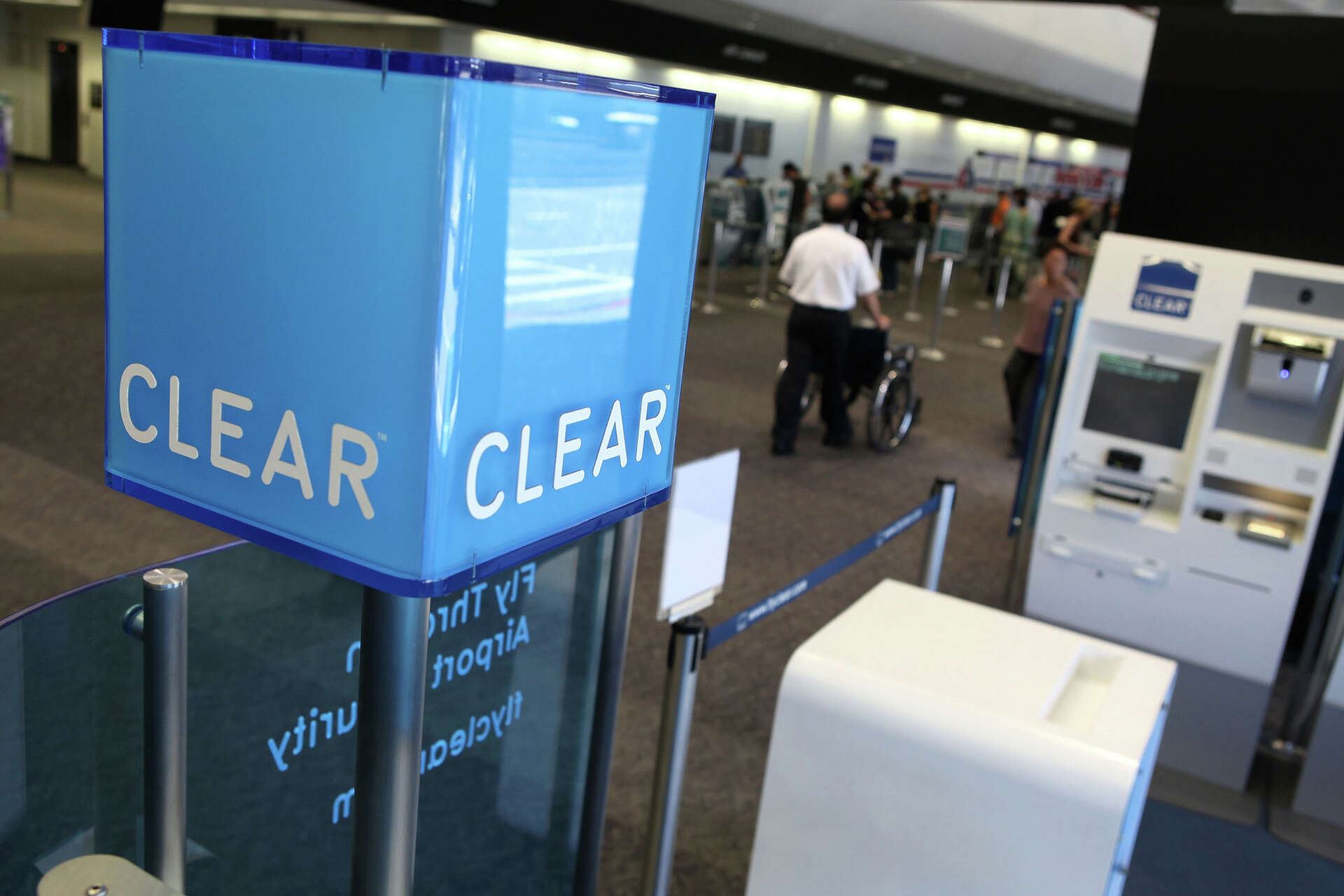 SFO considering new line-cutting service from Clear