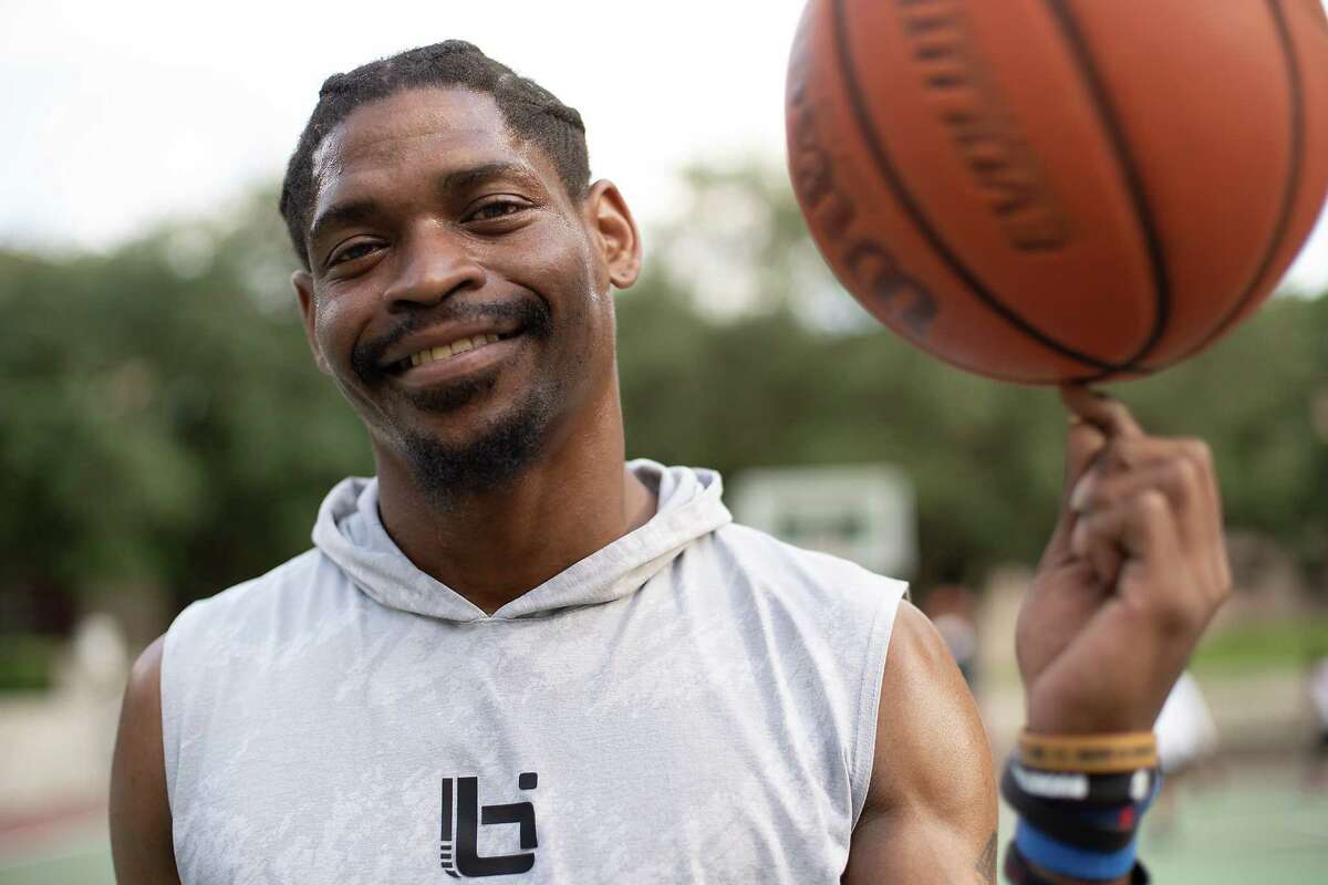 Houston's 'Sir Issac White: How Fifth Ward native became a dunk legend