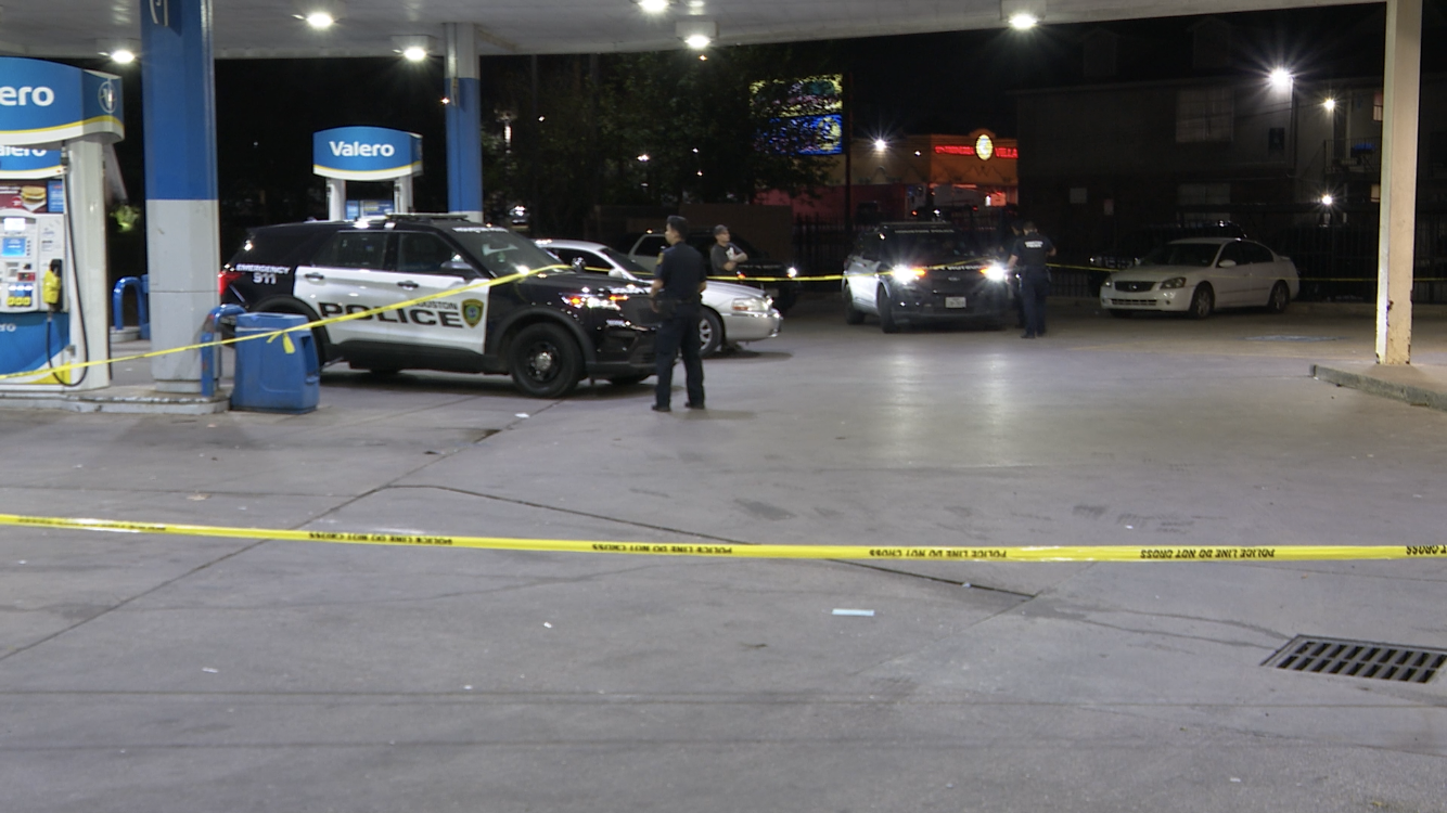 4 injured in attempted robbery in southeast Houston, police say