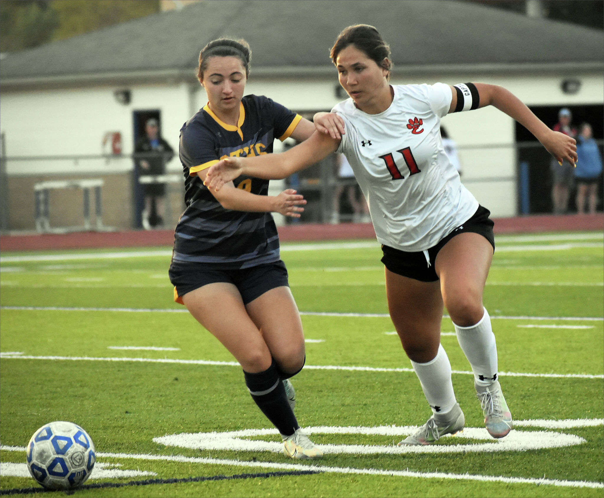 ROUNDUP: EHS soccer doubles up two-time defending state champs