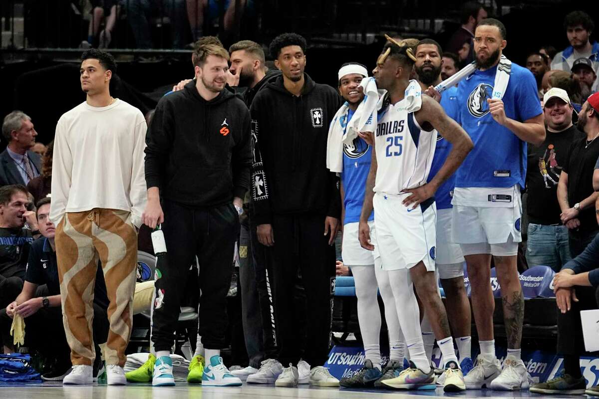 NBA fines Dallas Mavericks $750,000 for sitting players