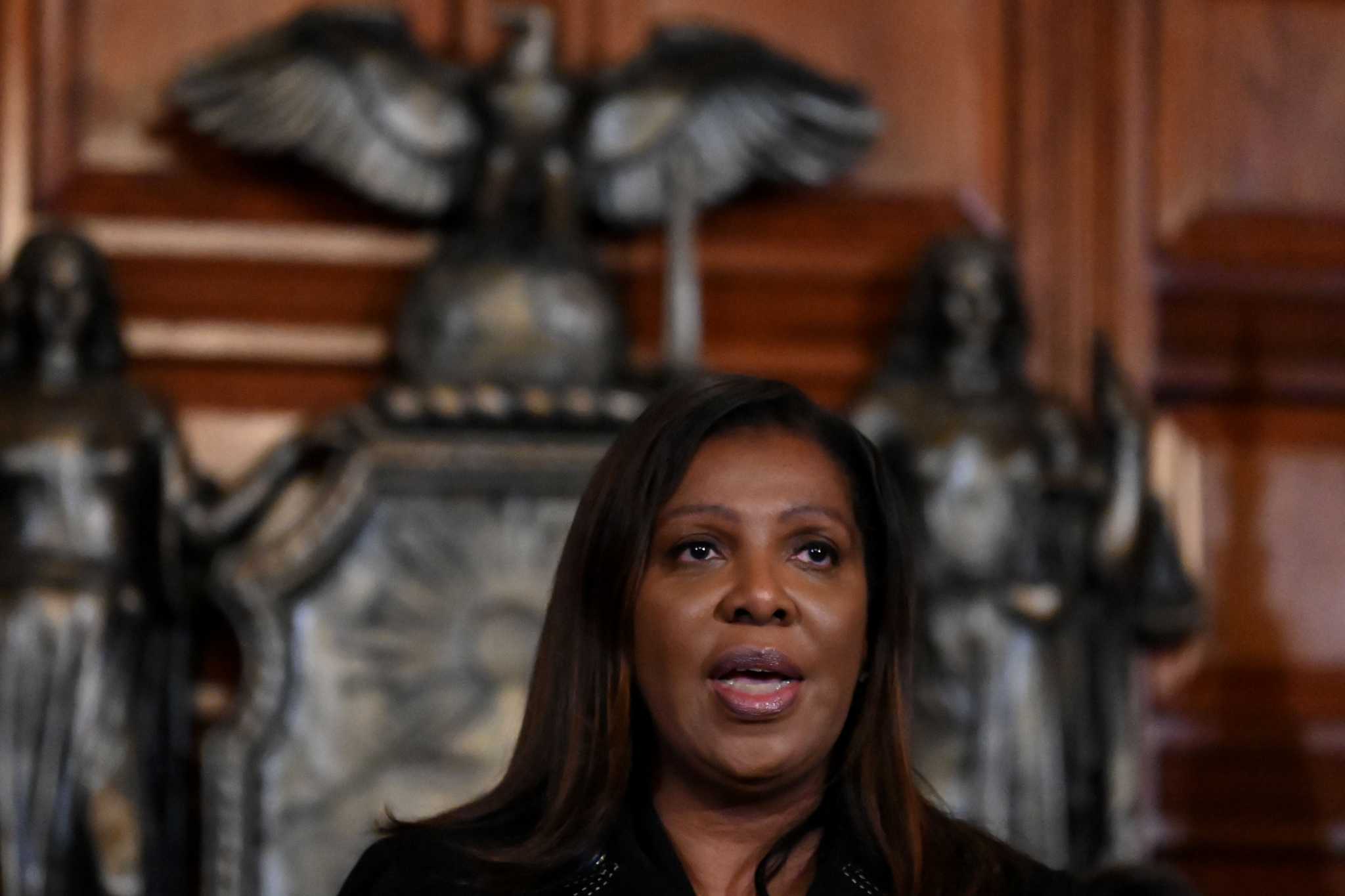 State officials direct N.Y. schools to enroll all migrant students