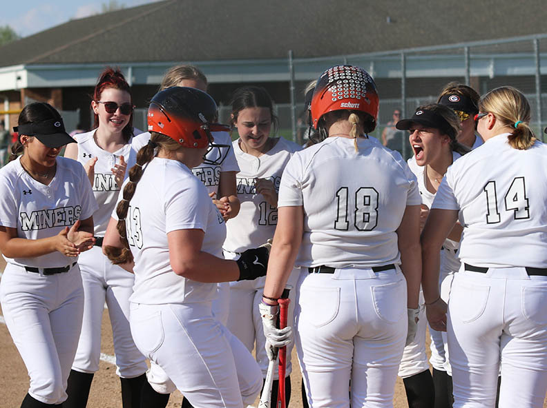 Paxton Reid hits first homer, Gillespie streaks on in SCC