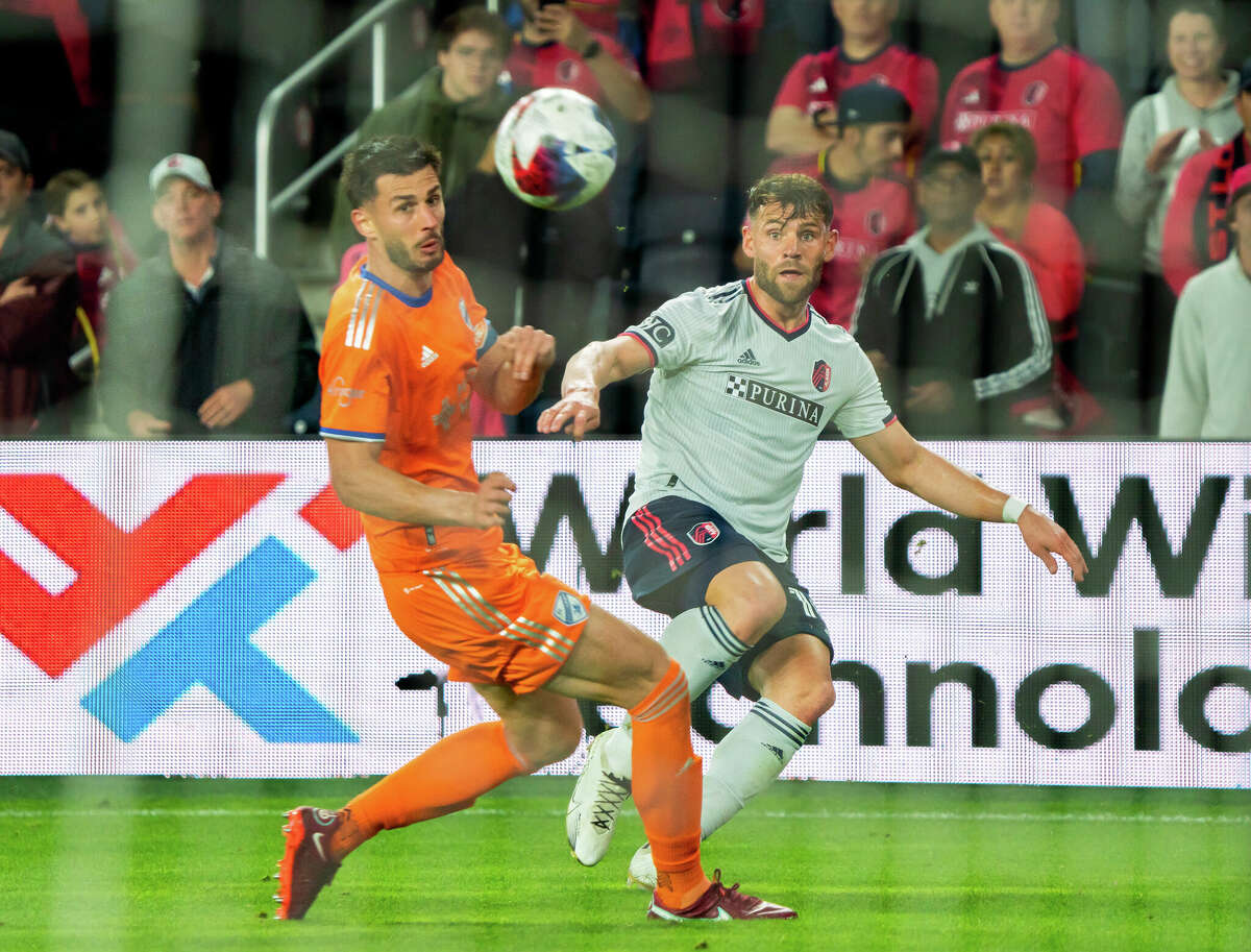 Five players score for STL City in rout of FC Cincinnati