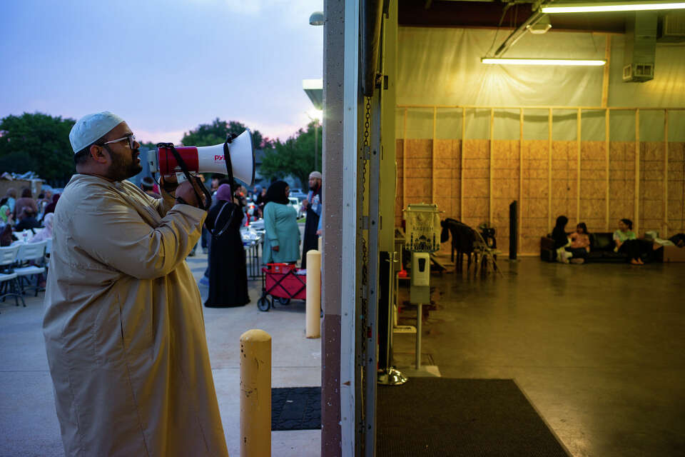 At Latino mosque, a multicultural Houston is on display