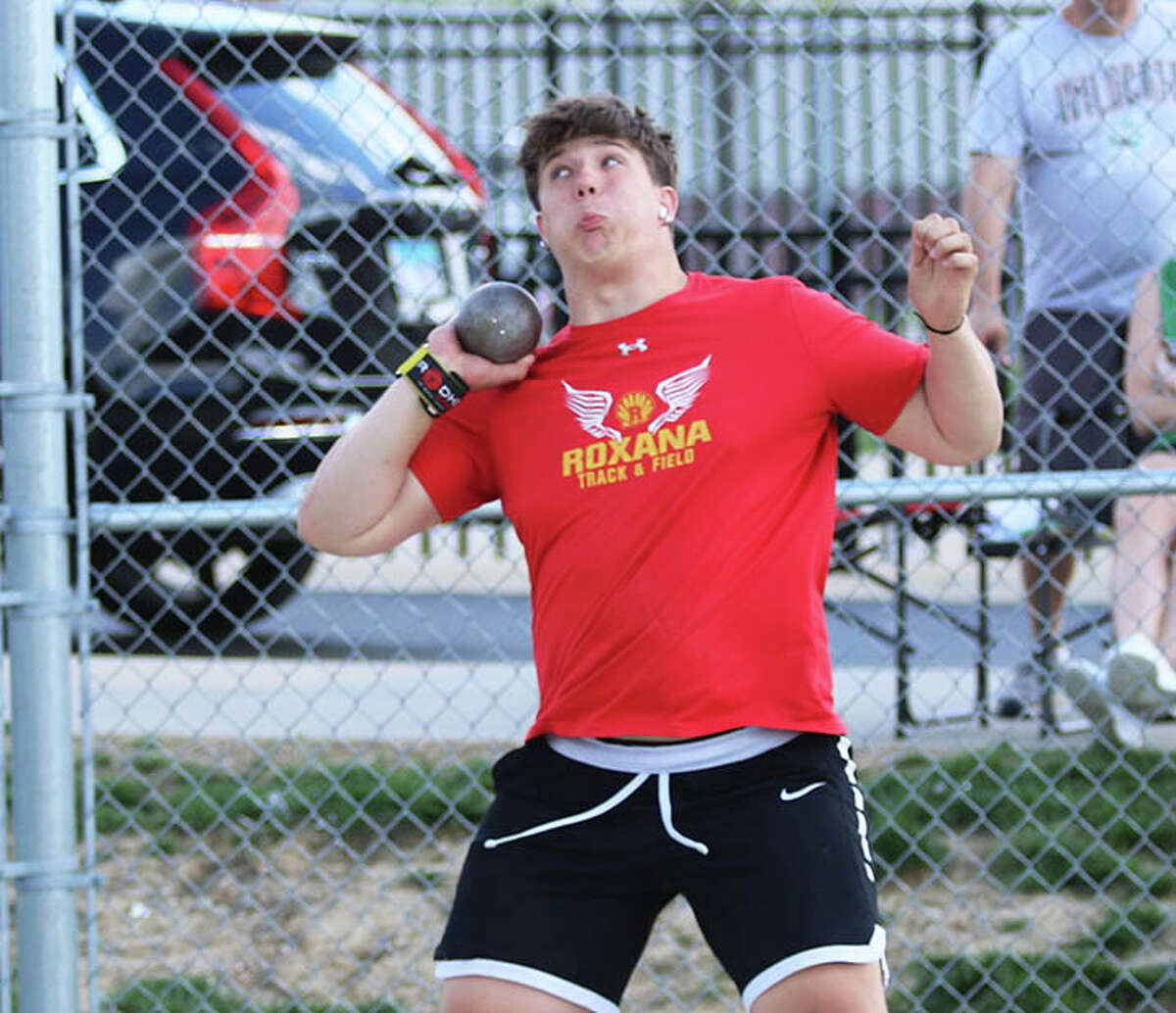 Eagles, Tigers put up PRs at Mascoutah's Military Classic