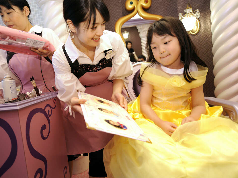 Bibbidi Bobbidi Boutique at Disneyland: Your ultimate guide