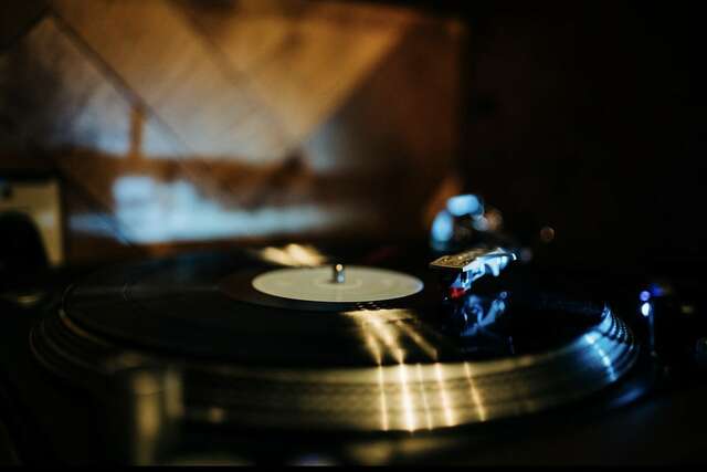 Houston record bar sees smash-and-grab robbery amid historic snow day