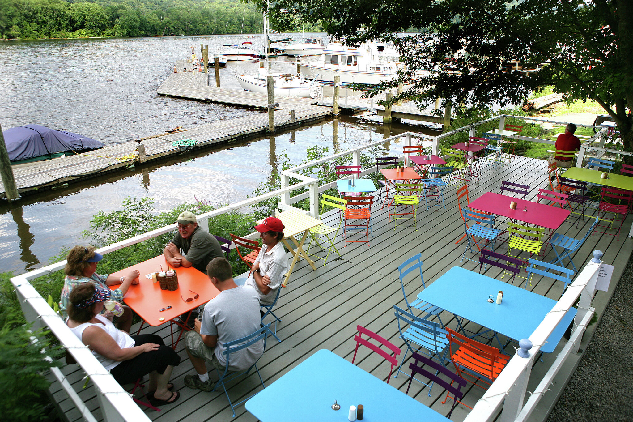 Owners of The Blue Oar in Haddam say staffing shortages led to closing