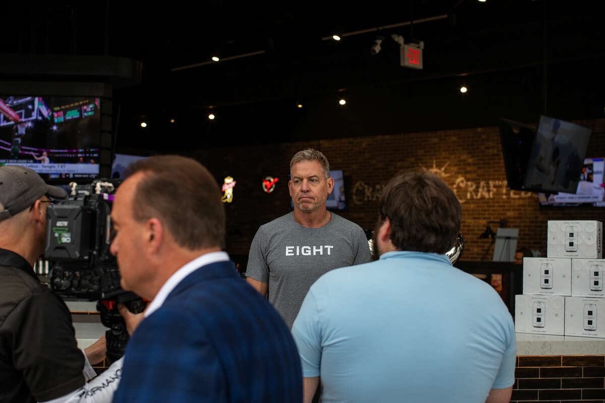 Troy Aikman visits San Antonio to celebrate anniversary of beer launch