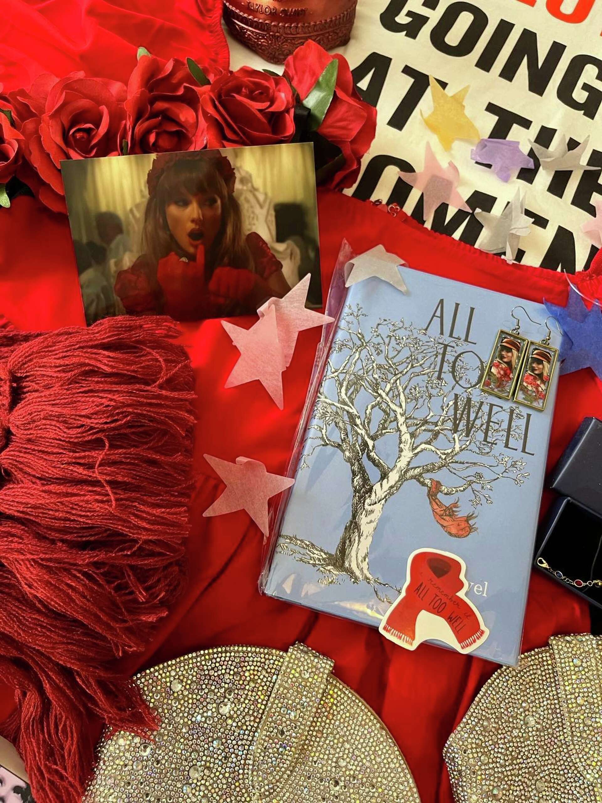 Houston Swifties band together to welcome Taylor Swift's Eras Tour