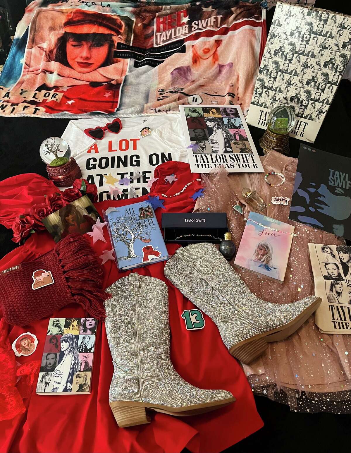 Houston Swifties band together to welcome Taylor Swift's Eras Tour