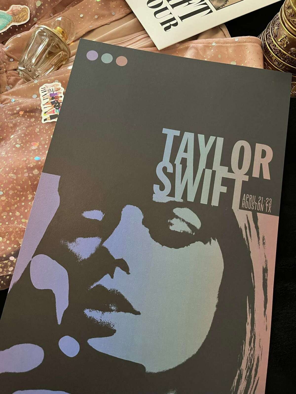 Houston Swifties band together to welcome Taylor Swift's Eras Tour